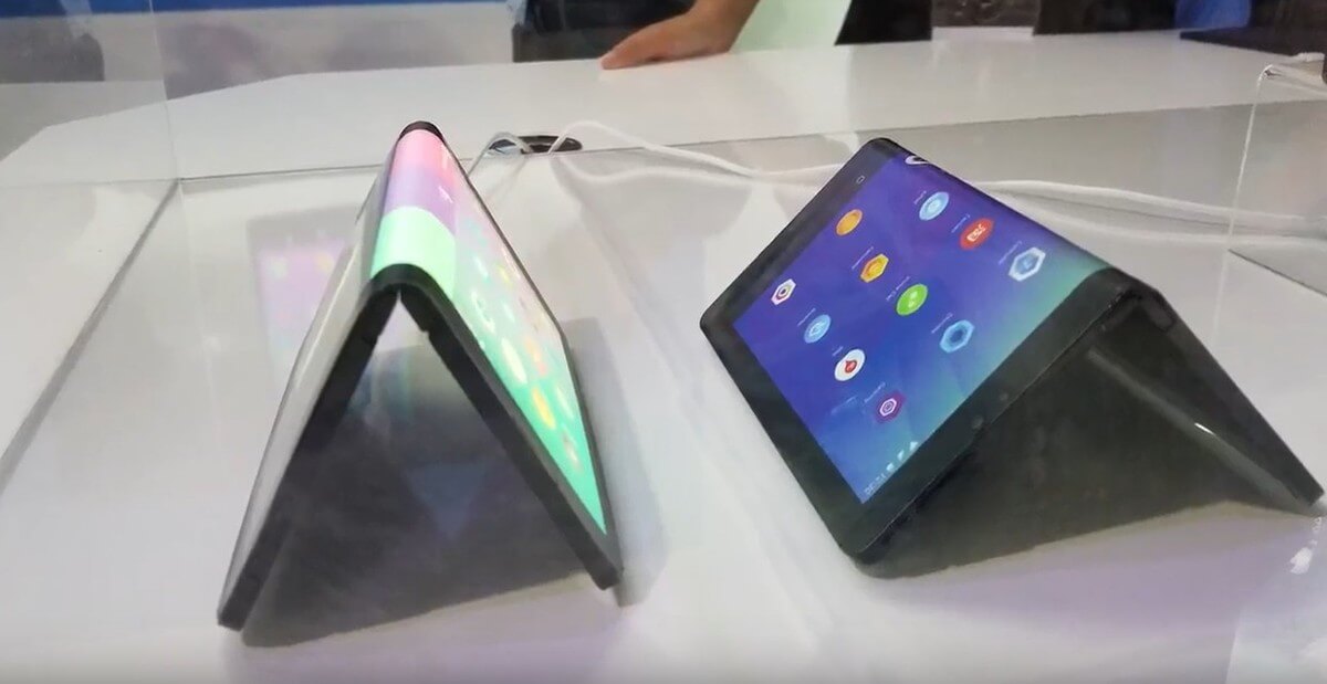 After Microsoft, Apple also patents foldable mobile device design After Microsoft, Apple also patents foldable mobile device design