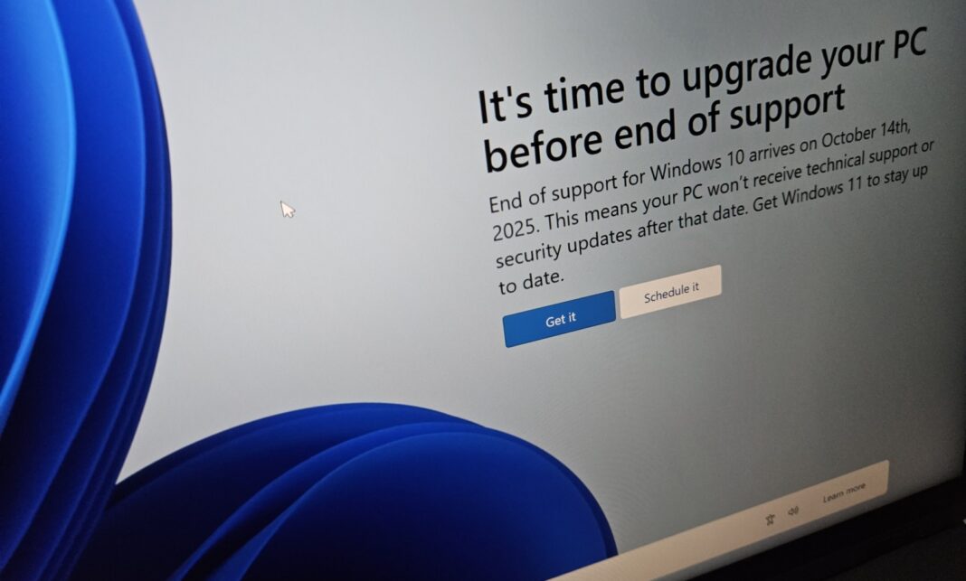 Windows 10 nags users with full-screen end-of-life and Get Windows 11 banners