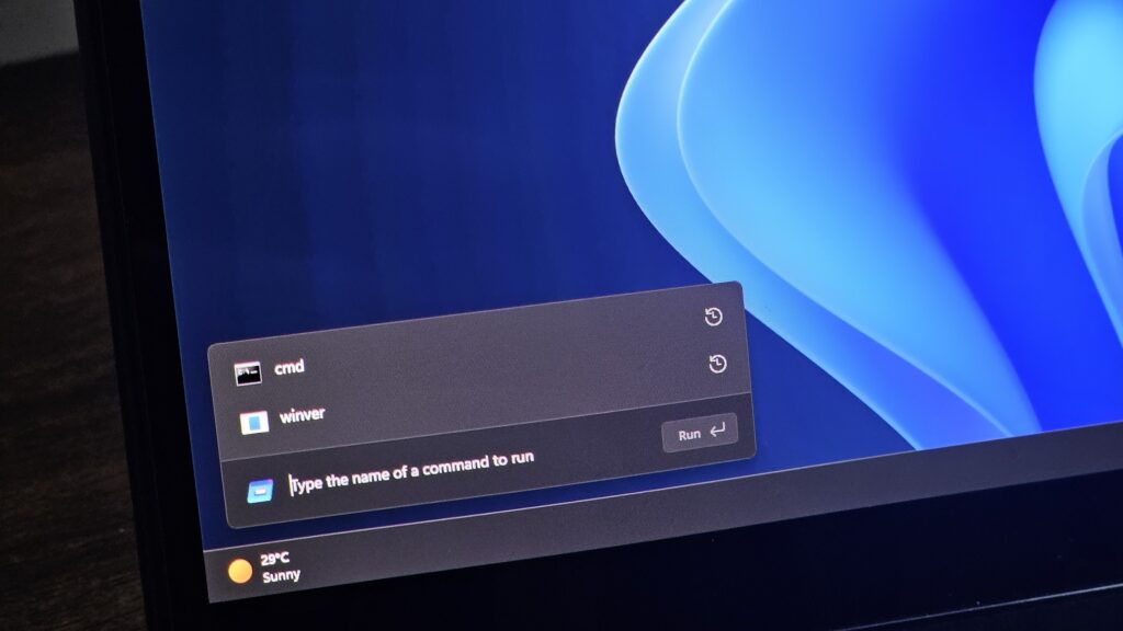 Windows 11’s hidden modern Run dialog (Win+R) gets a slimmer design ...